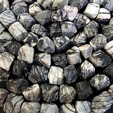 BLACK NETWORK (SPIDERWEB) JASPER – Mystic Melanite Tarot